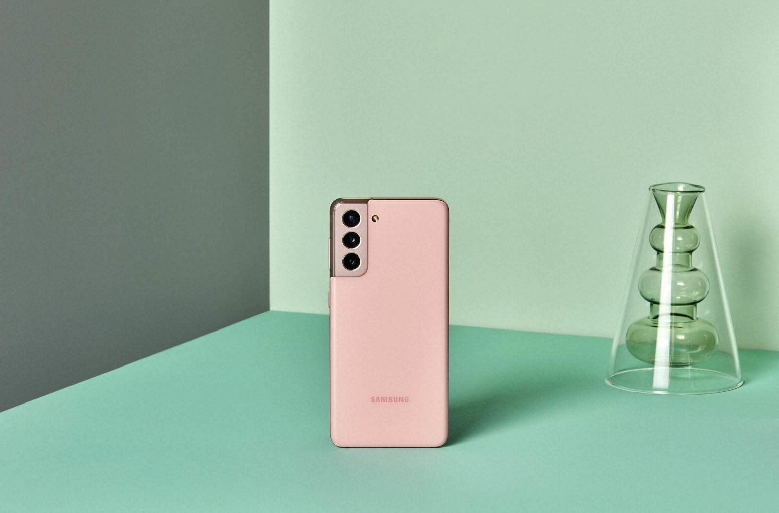 One UI 8 Drops Support for Samsung Galaxy S21 Series, but the S21 FE ...