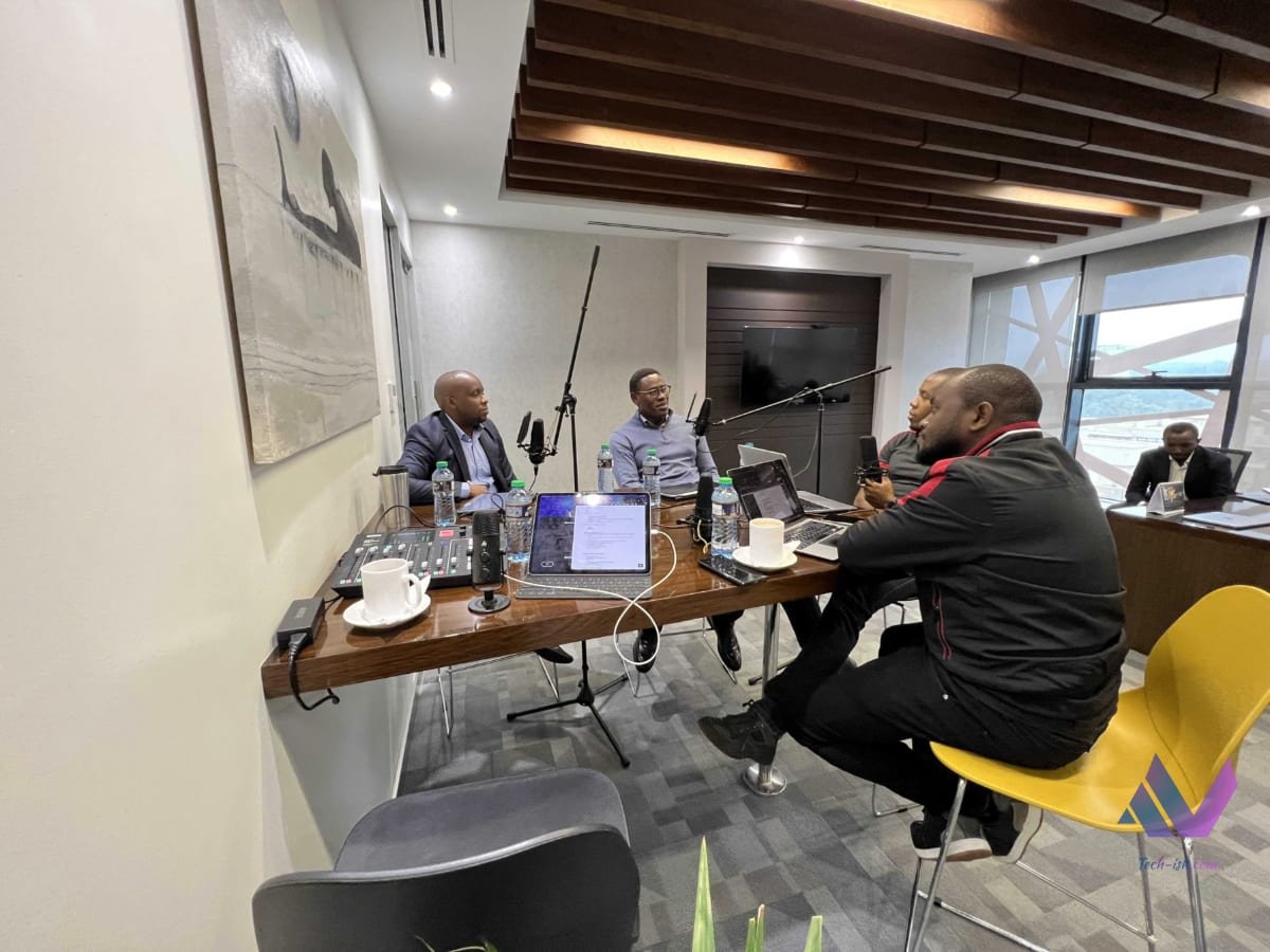 From Banking to Fintech; Discussing the new LOOP