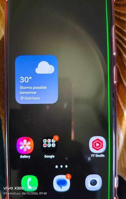Galaxy S23 green and pink display line reports resurface after One UI 8 ...